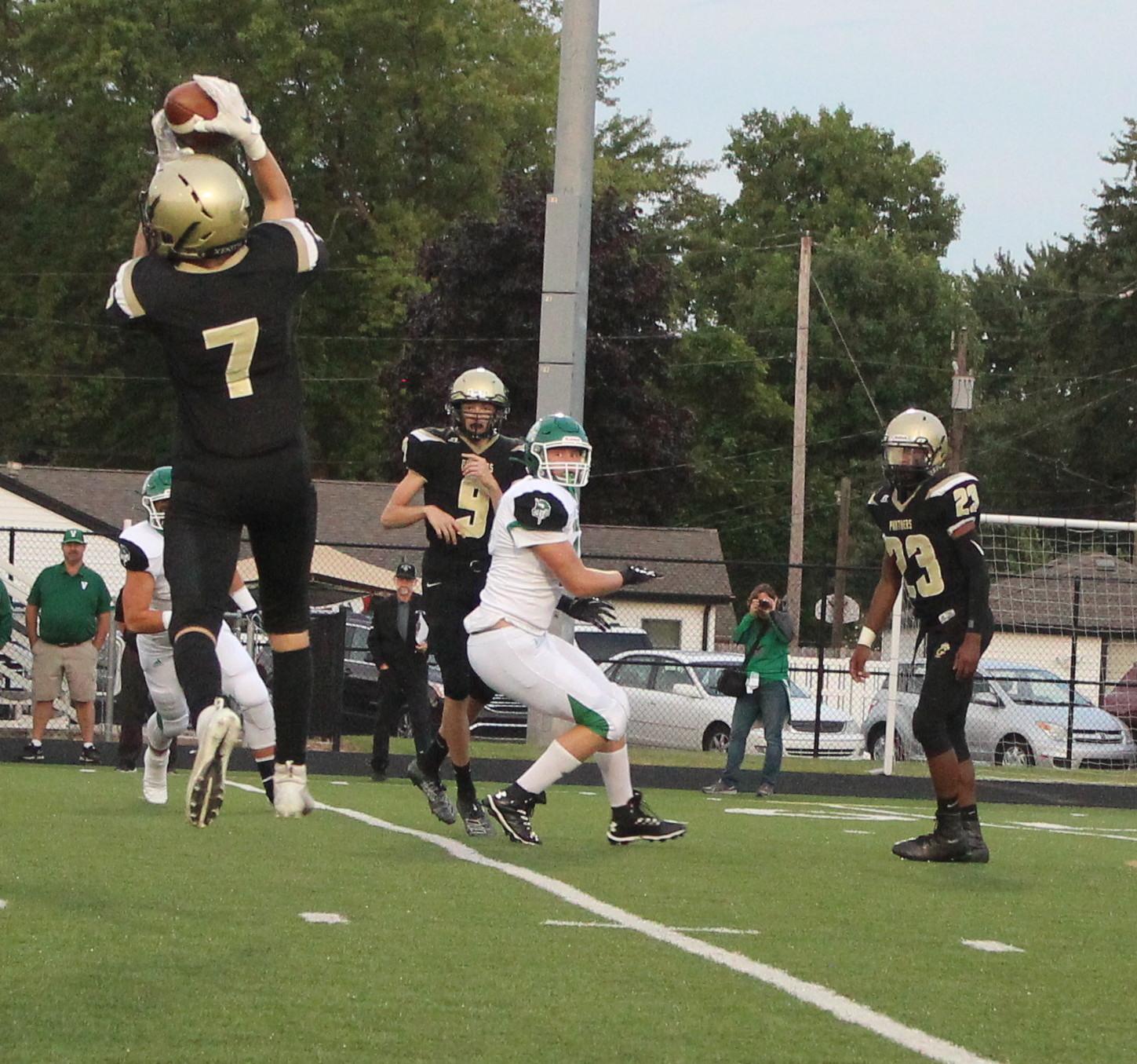 Griffith Football Goes For the Glory – Panther Press